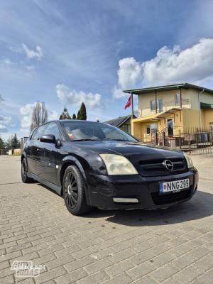Black Opel Signum 2004 in Vilnius, with an engine capacity of 2.20 L and mileage of 30 thousand km for 850 €, photo 3 on AUTOMOTO.COM.LV