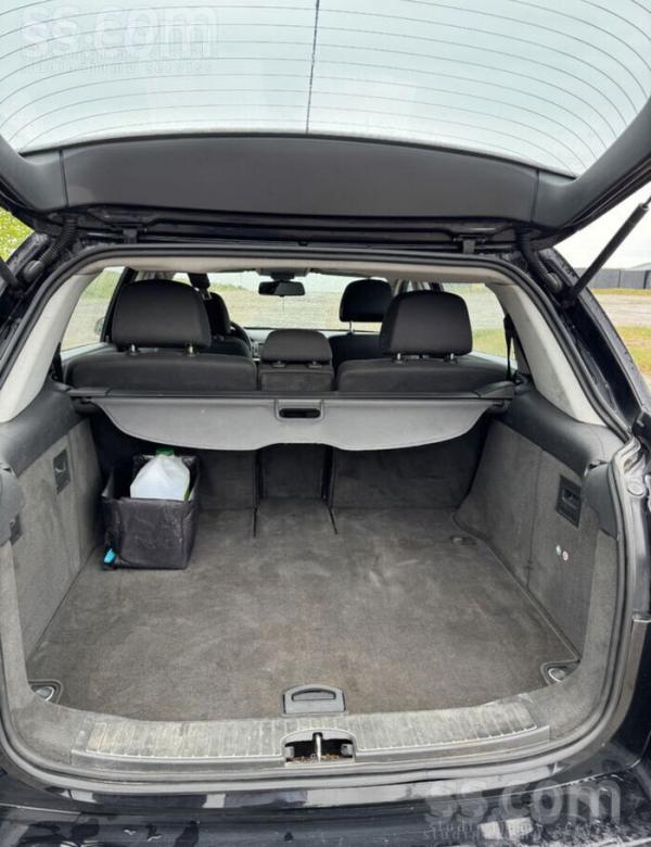 Black Opel Signum 2004 in Liepaja, with an engine capacity of 2.20 L and mileage of 333 thousand km for 500 €, photo 7 on AUTOMOTO.COM.LV