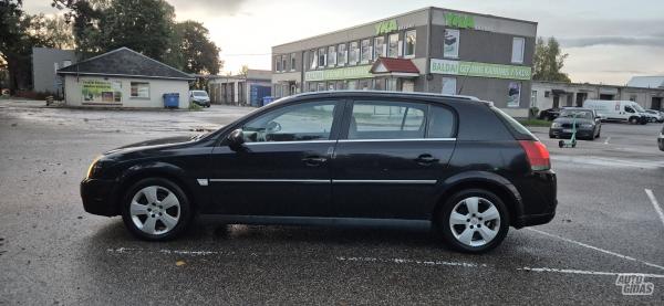 Melns Opel Signum 2004 Alīta, ar dzinēja tilpumu 2.20 L un nobraukumu 352 tūkst. km par 650 €, foto 3 vietnē AUTOMOTO.COM.LV