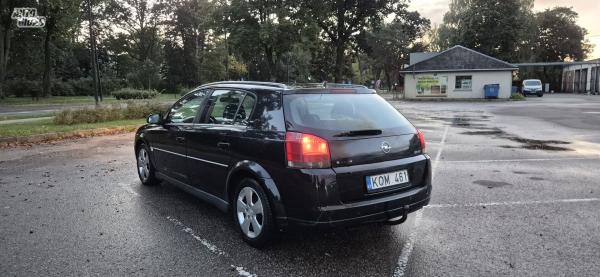 Melns Opel Signum 2004 Alīta, ar dzinēja tilpumu 2.20 L un nobraukumu 352 tūkst. km par 650 €, foto 4 vietnē AUTOMOTO.COM.LV