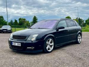 Black Opel Signum 2005 in Panevezys, with an engine capacity of 3.20 L and mileage of 284 thousand km for 900 €, photo  on AUTOMOTO.COM.LV