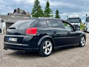 Black Opel Signum 2005 in Panevezys, with an engine capacity of 3.20 L and mileage of 284 thousand km for 900 €, photo 5 on AUTOMOTO.COM.LV