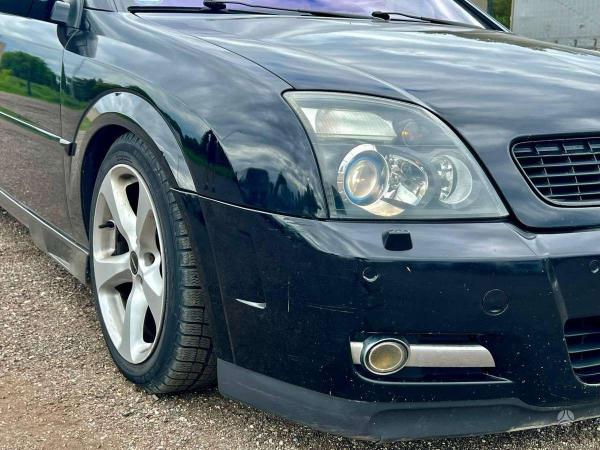 Black Opel Signum 2005 in Panevezys, with an engine capacity of 3.20 L and mileage of 284 thousand km for 900 €, photo 7 on AUTOMOTO.COM.LV