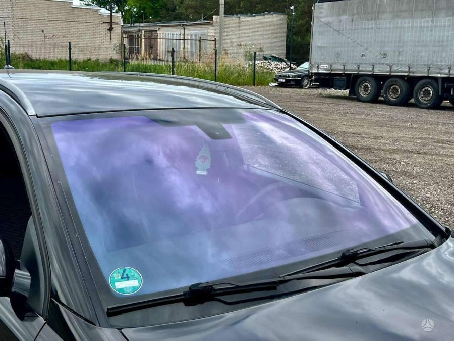 Black Opel Signum 2005 in Panevezys, with an engine capacity of 3.20 L and mileage of 284 thousand km for 900 €, photo 9 on AUTOMOTO.COM.LV