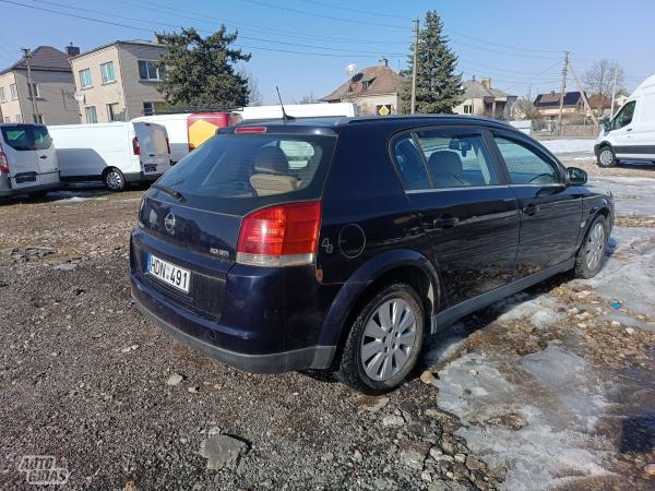 Blue Opel Signum 2003 in Kaunas, with an engine capacity of 2.20 L and mileage of 296 thousand km for 450 €, photo 3 on AUTOMOTO.COM.LV