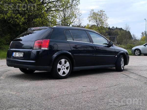 Blue Opel Signum 2004 in Tukums, with an engine capacity of 1.90 L and mileage of 383 thousand km for 1050 €, photo 2 on AUTOMOTO.COM.LV