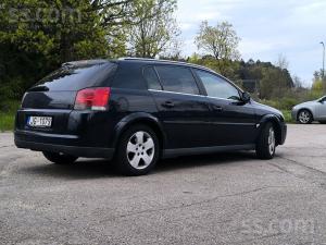 Blue Opel Signum 2004 in Tukums, with an engine capacity of 1.90 L and mileage of 383 thousand km for 1050 €, photo 2 on AUTOMOTO.COM.LV