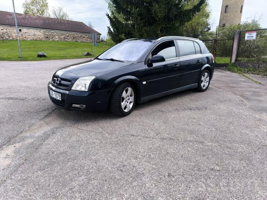 Blue Opel Signum 2004 in Tukums, with an engine capacity of 1.90 L and mileage of 383 thousand km for 1050 €, photo 5 on AUTOMOTO.COM.LV