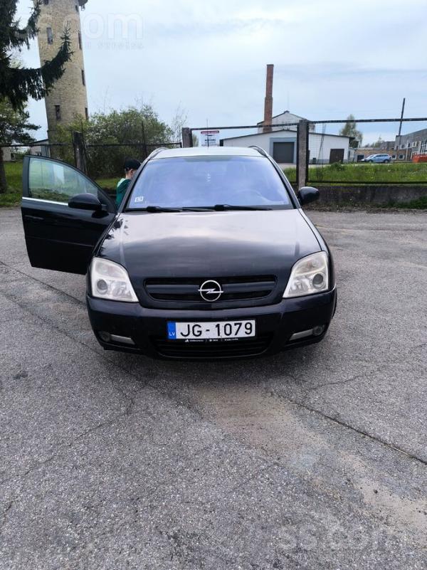 Blue Opel Signum 2004 in Tukums, with an engine capacity of 1.90 L and mileage of 383 thousand km for 1050 €, photo 6 on AUTOMOTO.COM.LV
