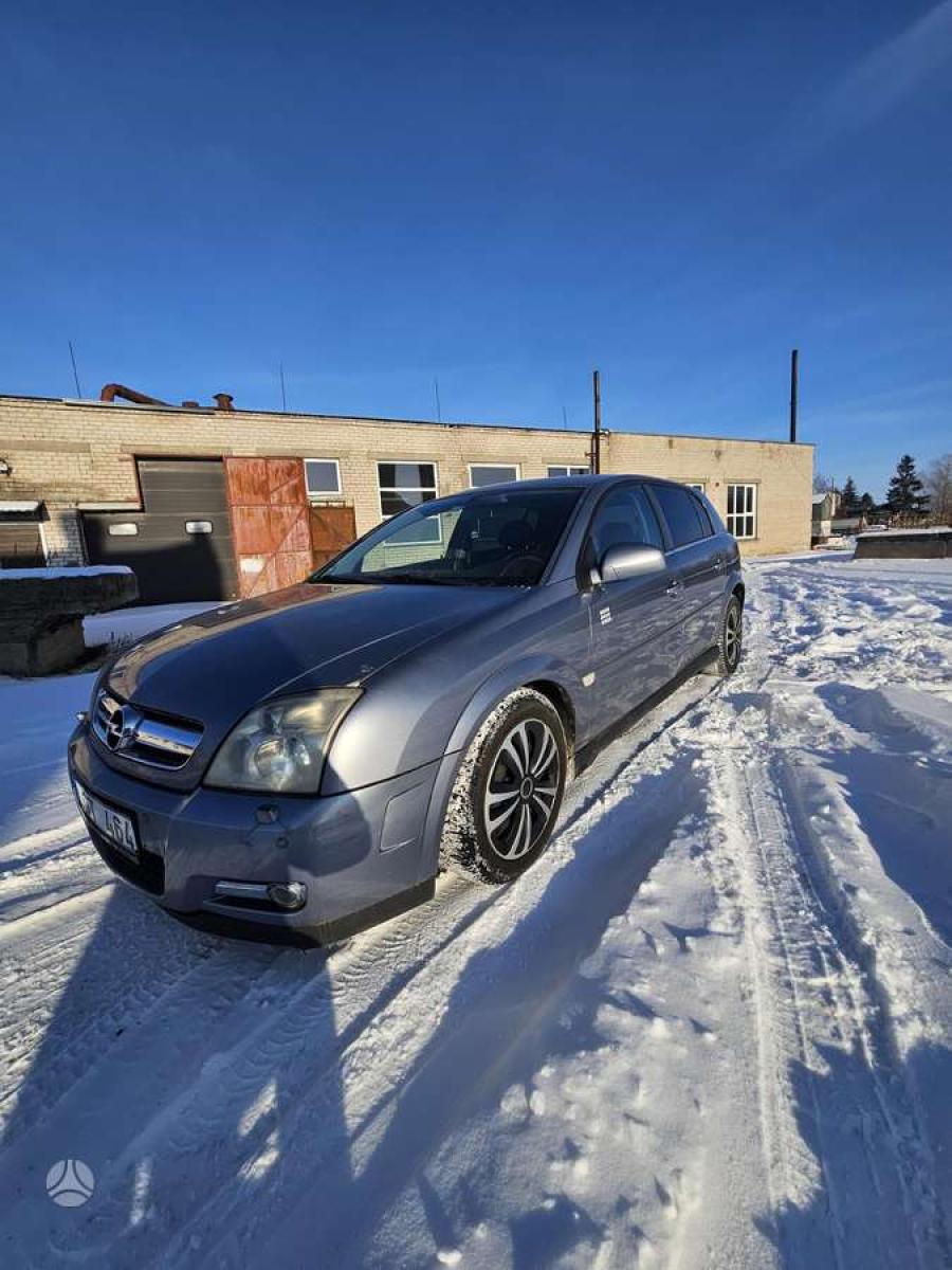 Blue Opel Signum 2004 in Sakiai, with an engine capacity of 1.90 L and mileage of 25 thousand km for 499 €, photo 1 on AUTOMOTO.COM.LV
