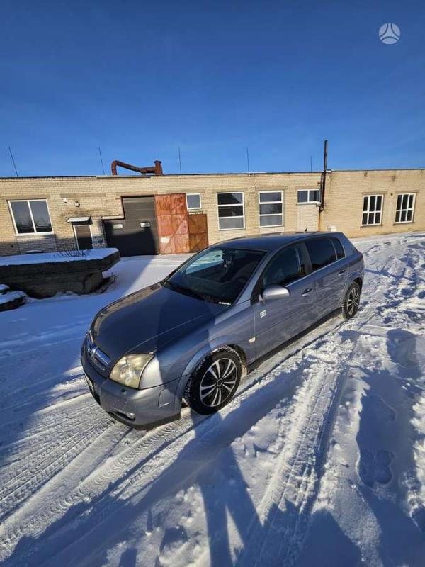 Zils Opel Signum 2004 Šakiai, ar dzinēja tilpumu 1.90 L un nobraukumu 25 tūkst. km par 499 €, foto 4 vietnē AUTOMOTO.COM.LV