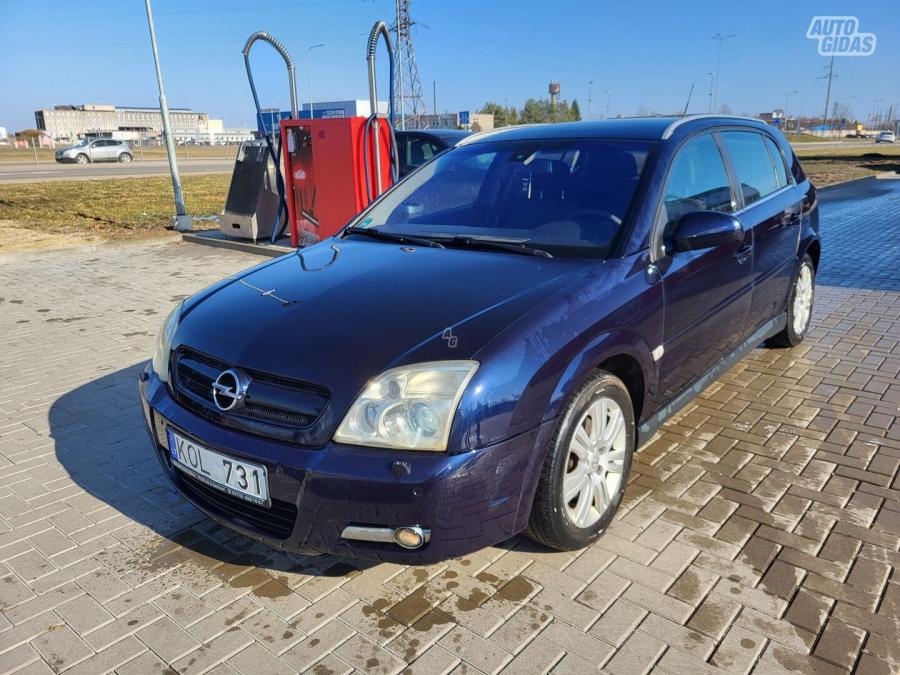 Blue Opel Signum 2004 in Mazeikiai, with an engine capacity of 1.90 L and mileage of 342 thousand km for 850 €, photo 1 on AUTOMOTO.COM.LV