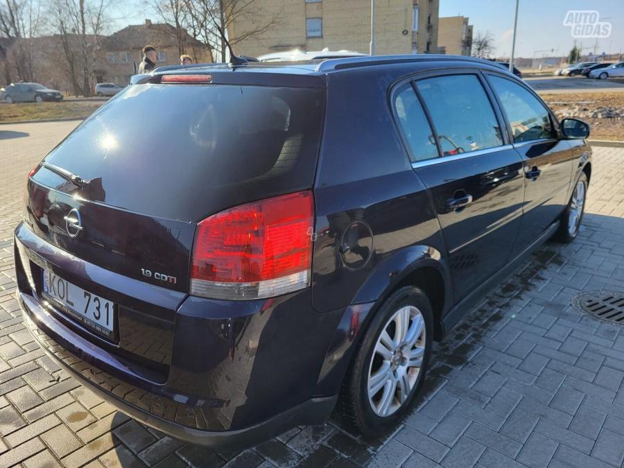 Blue Opel Signum 2004 in Mazeikiai, with an engine capacity of 1.90 L and mileage of 342 thousand km for 850 €, photo 5 on AUTOMOTO.COM.LV