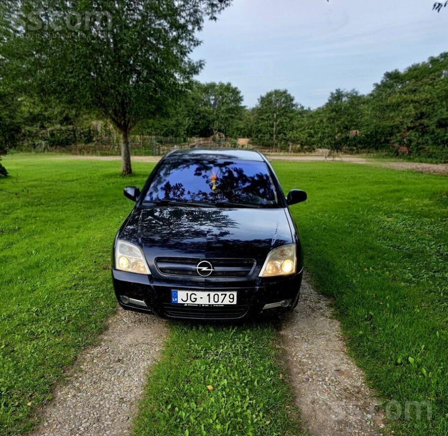 Синий Опель Сигнум 2004 в Тукумс, объемом двигателя 1.90 л и пробегом 396 тыс. км за 1250 €, фото 6 на AUTOMOTO.COM.LV