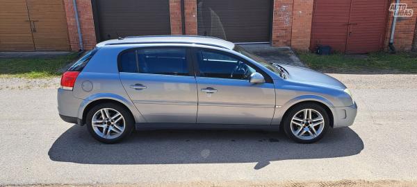 Blue Opel Signum 2005 in Druskininkai, with an engine capacity of 2.20 L and mileage of 211 thousand km for 550 €, photo 4 on AUTOMOTO.COM.LV