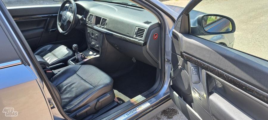 Zils Opel Signum 2005 Druskininkai, ar dzinēja tilpumu 2.20 L un nobraukumu 211 tūkst. km par 550 €, foto 12 vietnē AUTOMOTO.COM.LV