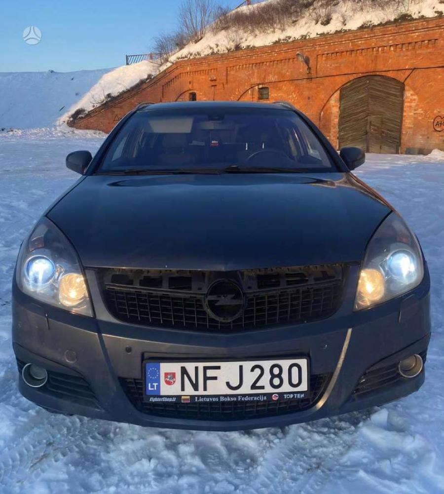 Blue Opel Signum 2006 in Kaunas, with an engine capacity of 1.91 L and mileage of 308 thousand km for 1550 €, photo 1 on AUTOMOTO.COM.LV