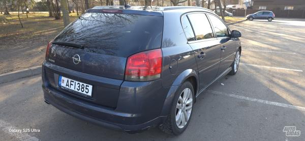 Blue Opel Signum 2006 in Marijampole, with an engine capacity of 1.90 L and mileage of 316 thousand km for 990 €, photo 3 on AUTOMOTO.COM.LV