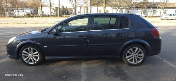 Blue Opel Signum 2006 in Marijampole, with an engine capacity of 1.90 L and mileage of 316 thousand km for 990 €, photo 7 on AUTOMOTO.COM.LV