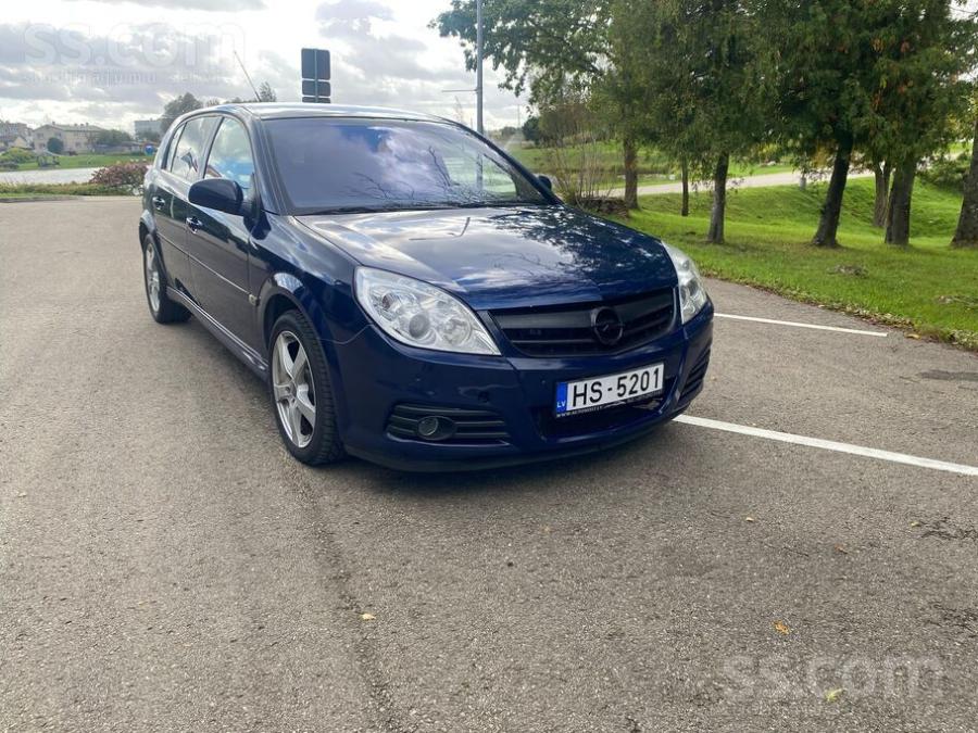 Blue Opel Signum 2006 in Rezekne, with an engine capacity of 3.00 L and mileage of 355 thousand km for 1200 €, photo 4 on AUTOMOTO.COM.LV