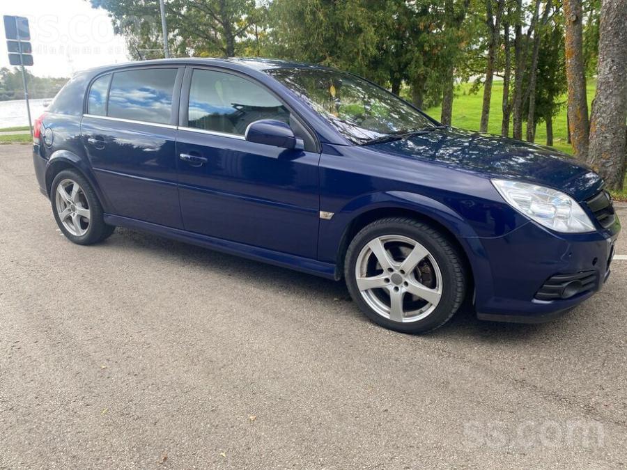 Blue Opel Signum 2006 in Rezekne, with an engine capacity of 3.00 L and mileage of 355 thousand km for 1200 €, photo 6 on AUTOMOTO.COM.LV