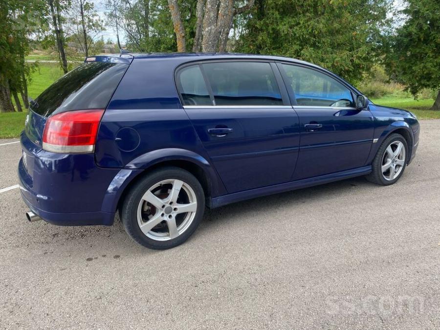 Blue Opel Signum 2006 in Rezekne, with an engine capacity of 3.00 L and mileage of 355 thousand km for 1200 €, photo 7 on AUTOMOTO.COM.LV
