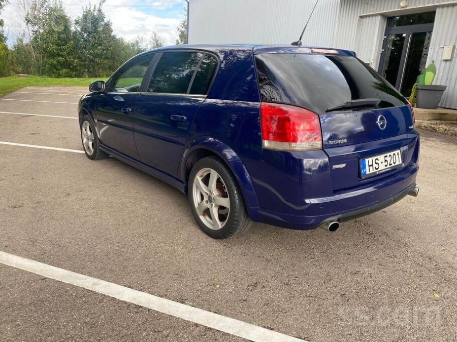 Blue Opel Signum 2006 in Rezekne, with an engine capacity of 3.00 L and mileage of 355 thousand km for 1200 €, photo 9 on AUTOMOTO.COM.LV