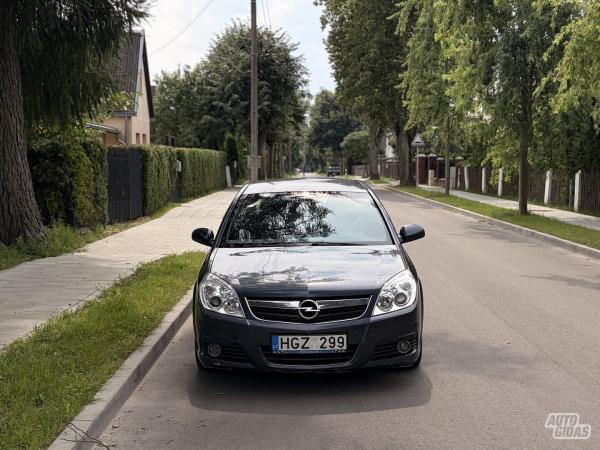 Zils Opel Signum 2006 Viļņa, ar dzinēja tilpumu 1.90 L un nobraukumu 334 tūkst. km par 1750 €, foto 2 vietnē AUTOMOTO.COM.LV