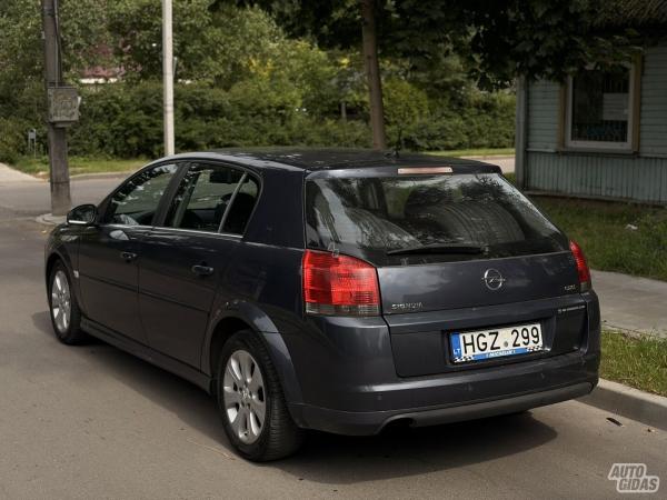 Zils Opel Signum 2006 Viļņa, ar dzinēja tilpumu 1.90 L un nobraukumu 334 tūkst. km par 1750 €, foto 8 vietnē AUTOMOTO.COM.LV