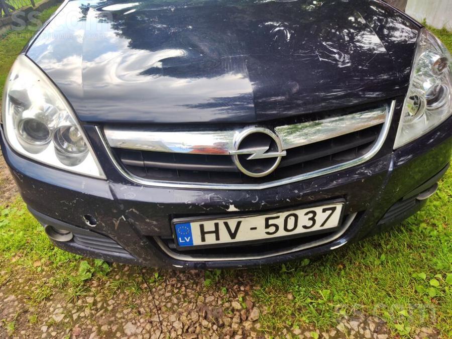 Blue Opel Signum 2006 in Riga, with an engine capacity of 1.90 L and mileage of 320 thousand km for 1200 €, photo 3 on AUTOMOTO.COM.LV