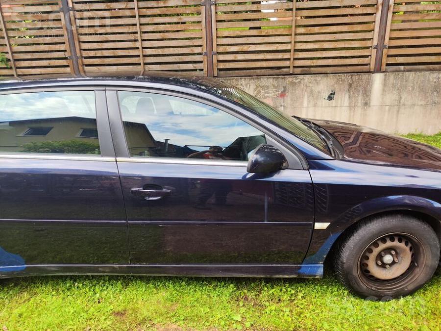 Blue Opel Signum 2006 in Riga, with an engine capacity of 1.90 L and mileage of 320 thousand km for 1200 €, photo 7 on AUTOMOTO.COM.LV