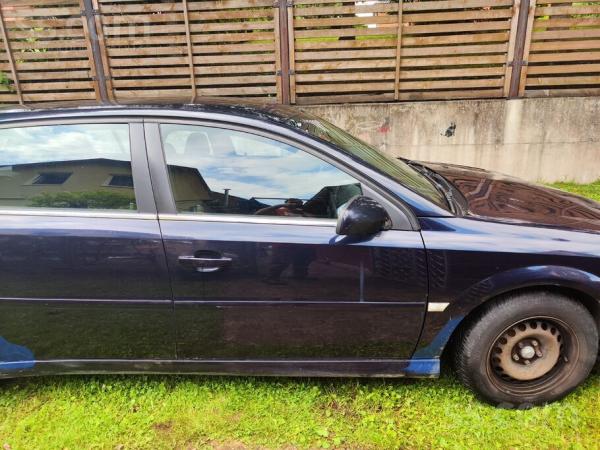 Blue Opel Signum 2006 in Riga, with an engine capacity of 1.90 L and mileage of 320 thousand km for 1200 €, photo 6 on AUTOMOTO.COM.LV