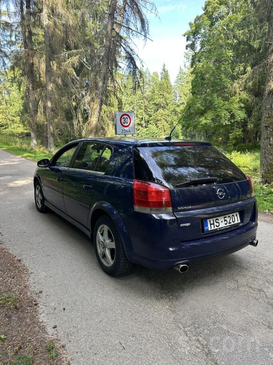 Zils Opel Signum 2006 Rēzekne, ar dzinēja tilpumu 3.00 L un nobraukumu 360 tūkst. km par 1500 €, foto 3 vietnē AUTOMOTO.COM.LV