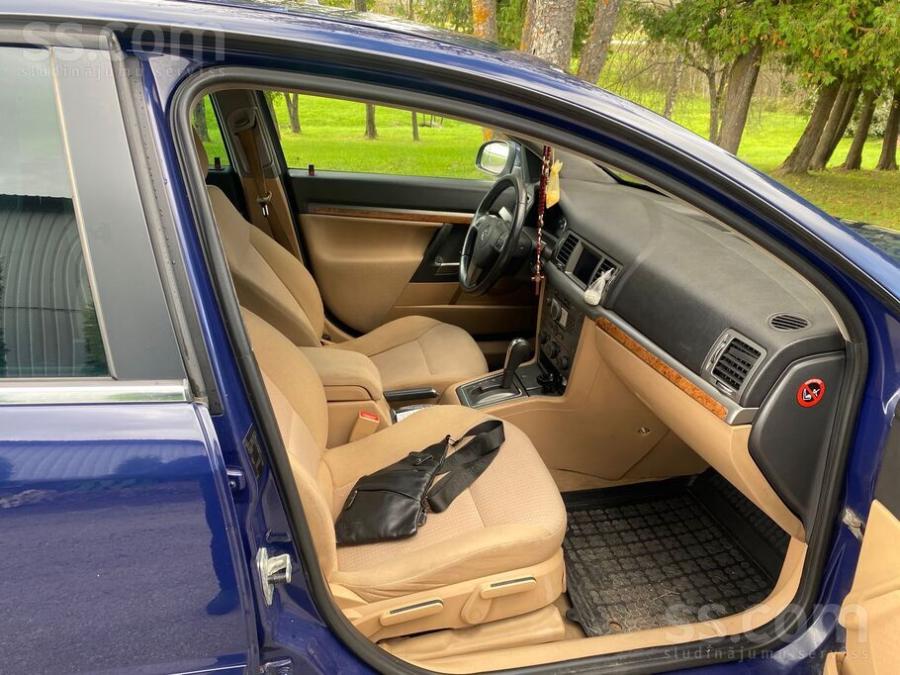 Zils Opel Signum 2006 Rēzekne, ar dzinēja tilpumu 3.00 L un nobraukumu 360 tūkst. km par 1500 €, foto 19 vietnē AUTOMOTO.COM.LV
