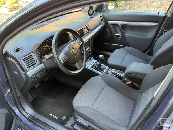 Opel Signum 2006 VilkaviÅ”kis vietnÄ Zils Opel Signum 2006 VilkaviÅ”kis, ar dzinÄja tilpumu 1.90 L un nobraukumu 264 tÅ«kst. km par 1950 ā¬, foto 10 vietnÄ AUTOMOTO.COM.LV