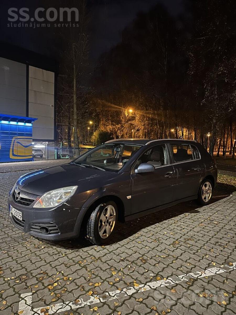 Blue Opel Signum 2006 in Riga, with an engine capacity of 1.90 L and mileage of 276 thousand km for 900 €, photo 4 on AUTOMOTO.COM.LV