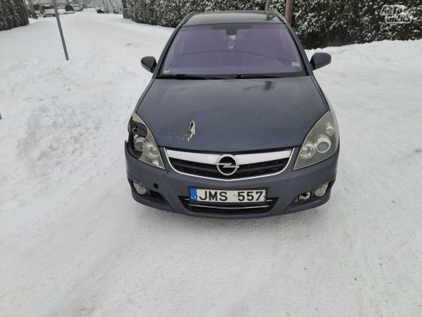 Blue Opel Signum 2007 in Akmene, with an engine capacity of 1.90 L and mileage of 241 thousand km for 500 €, photo 1 on AUTOMOTO.COM.LV