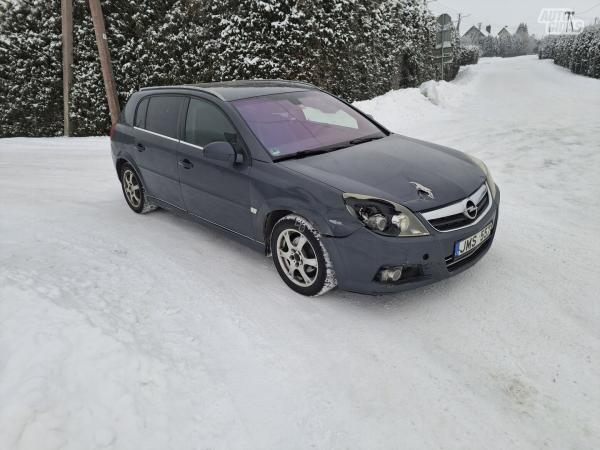 Blue Opel Signum 2007 in Akmene, with an engine capacity of 1.90 L and mileage of 241 thousand km for 500 €, photo 8 on AUTOMOTO.COM.LV
