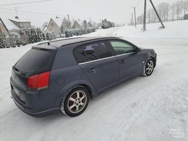 Blue Opel Signum 2007 in Akmene, with an engine capacity of 1.90 L and mileage of 241 thousand km for 500 €, photo 9 on AUTOMOTO.COM.LV