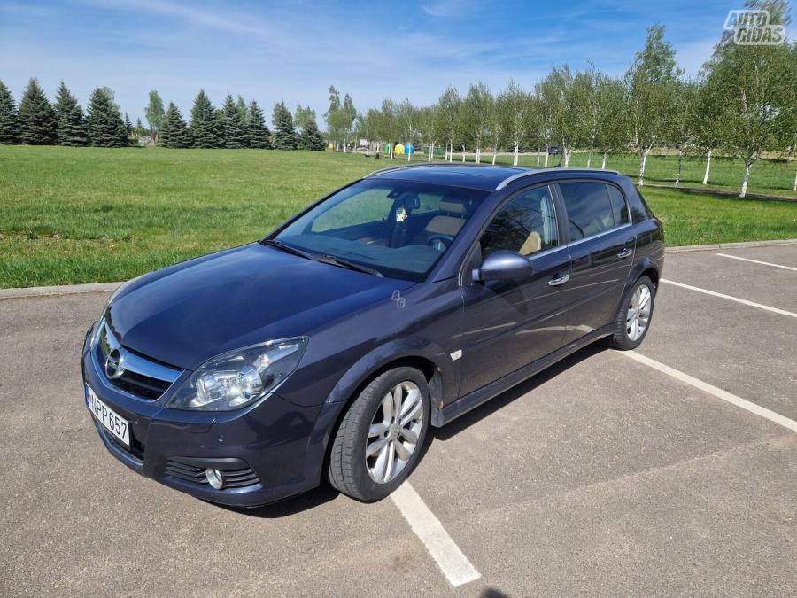 Blue Opel Signum 2007 in Kaunas, with an engine capacity of 1.90 L and mileage of 289 thousand km for 2000 €, photo 1 on AUTOMOTO.COM.LV