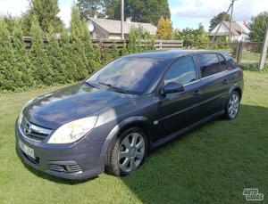 Blue Opel Signum 2007 in Telschi, with an engine capacity of 1.90 L and mileage of 285 thousand km for 600 €, photo  on AUTOMOTO.COM.LV