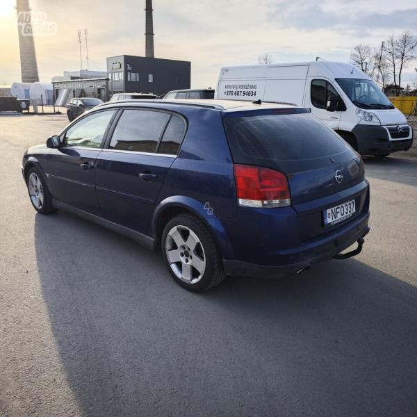 Blue Opel Signum 2003 in Plunge, with an engine capacity of 2.20 L and mileage of 300 thousand km for 730 €, photo 5 on AUTOMOTO.COM.LV