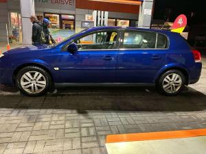 Zils Opel Signum 2004 Viļņa, ar dzinēja tilpumu 1.91 L un nobraukumu 250 tūkst. km par 450 €, foto 4 vietnē AUTOMOTO.COM.LV