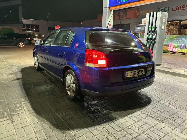 Blue Opel Signum 2004 in Vilnius, with an engine capacity of 1.91 L and mileage of 250 thousand km for 450 €, photo 6 on AUTOMOTO.COM.LV