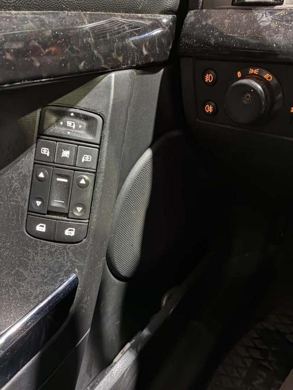 Blue Opel Signum 2004 in Vilnius, with an engine capacity of 1.91 L and mileage of 250 thousand km for 450 €, photo 9 on AUTOMOTO.COM.LV