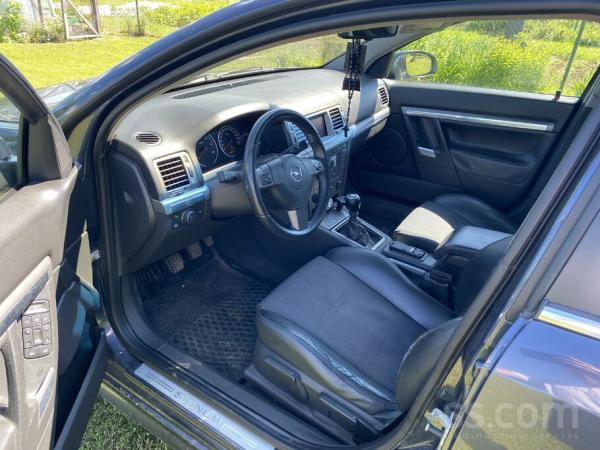 Zils Opel Signum 2006 Jēkabpils, ar dzinēja tilpumu 1.90 L un nobraukumu 390 tūkst. km par 700 €, foto 7 vietnē AUTOMOTO.COM.LV