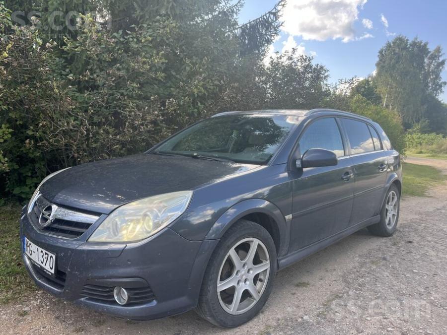 Green Opel Signum 2005 in Gulbene, with an engine capacity of 1.90 L and mileage of 378 thousand km for 1390 €, photo 1 on AUTOMOTO.COM.LV