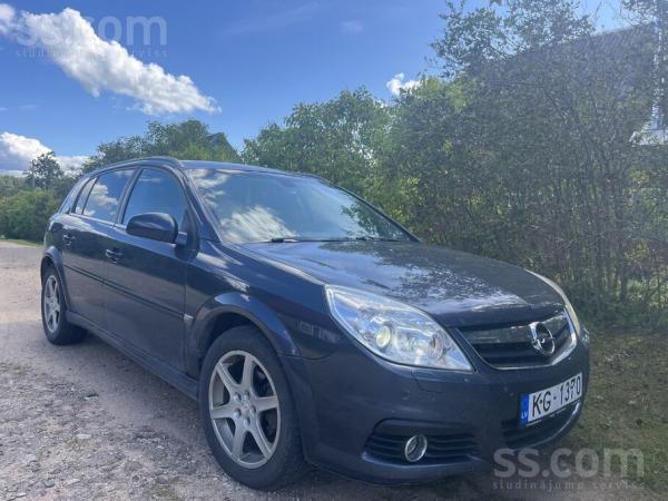 Green Opel Signum 2005 in Gulbene, with an engine capacity of 1.90 L and mileage of 378 thousand km for 1390 €, photo 2 on AUTOMOTO.COM.LV