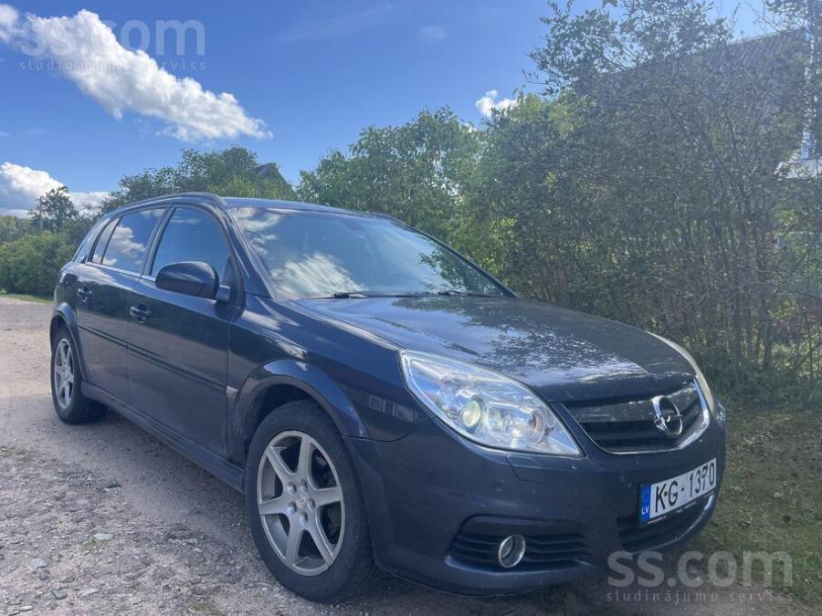 Green Opel Signum 2005 in Gulbene, with an engine capacity of 1.90 L and mileage of 378 thousand km for 1390 €, photo 3 on AUTOMOTO.COM.LV