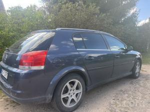 Green Opel Signum 2005 in Gulbene, with an engine capacity of 1.90 L and mileage of 378 thousand km for 1390 €, photo 5 on AUTOMOTO.COM.LV